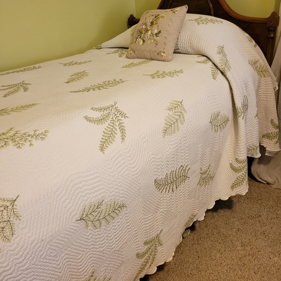linen source | Bedding | Fern Bedspread Twin Cream Green Coverlet ...